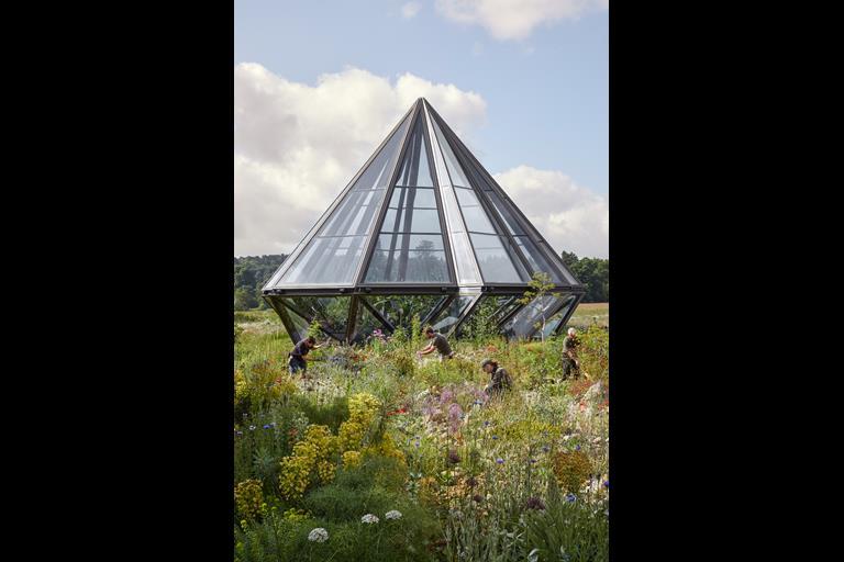 Heatherwick completes unfolding glasshouse at historic National Trust ...
